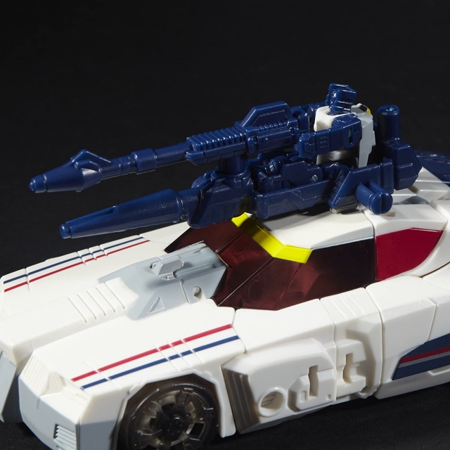 Breakaway with Throttle | Titans Return Transformers Figure | Toygeek