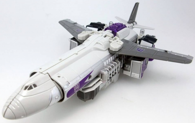 LG57 Octane | Takara Tomy Transformers Legends Figure | Toygeek