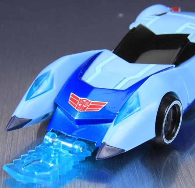 TA30 Autobot Blurr | Japanese Transformers Animated | Takara Tomy
