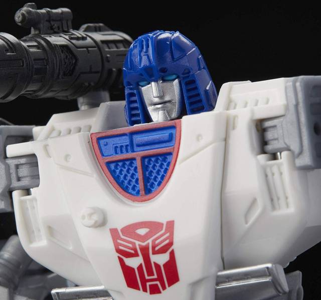 WFC-S43 Mirage | War for Cybertron Siege Transformers Figure | Toygeek