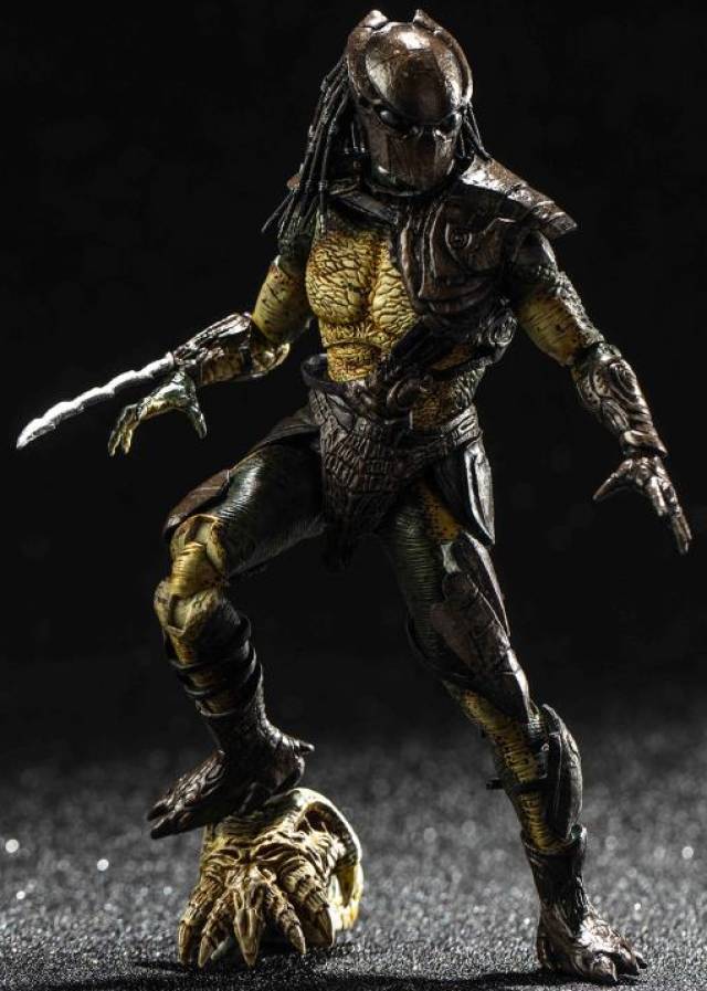 Falconer Predator PX Previews Exclusive 1:18 Scale | Predators | Hiya Toys