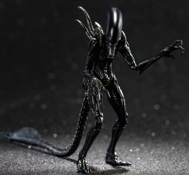 Alien Warrior PX Previews Exclusive 1:18 Scale | Alien Vs Predator ...