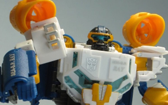 AA-05 Seaspray | Hunt for the Decepticons Transformers Figure | Toygeek