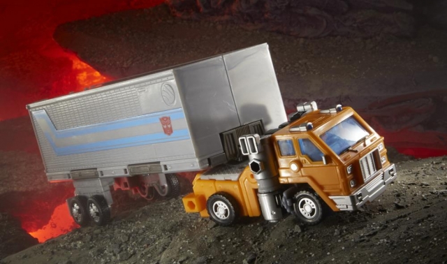 WFC-K16 Huffer | Transformers War for Cybertron Kingdom Chapter