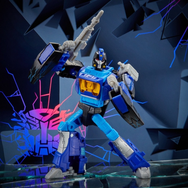 Blurr IDW Shattered Glass Deluxe Class | Transformers Generations ...