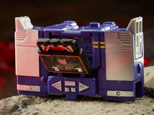 WFC-K21 Soundwave Core Class | Transformers Generations War for ...