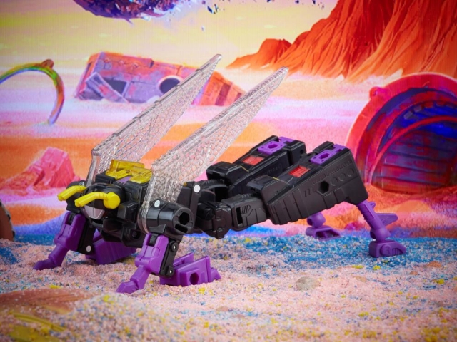 Kickback Legacy Deluxe Class | Transformers Generations Legacy