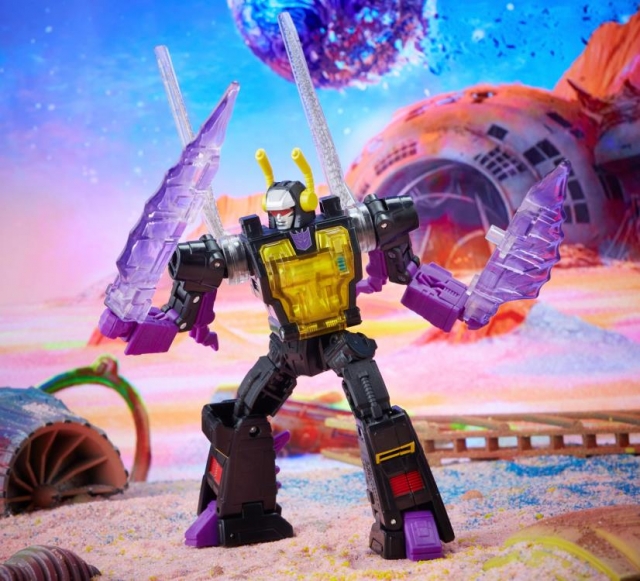 Kickback | Transformers Legacy Figure by Hasbro | Toygeek