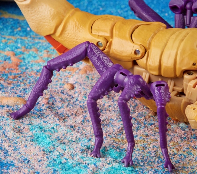 Predacon Sandstorm | Transformers Legacy Figure by Hasbro | Toygeek