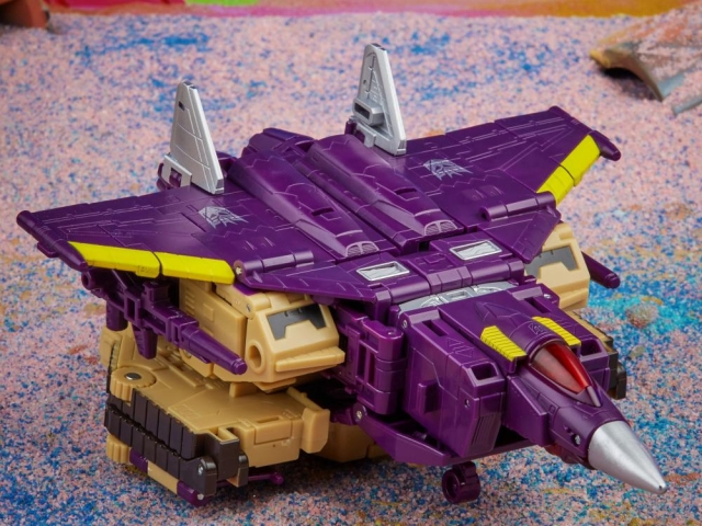Blitzwing | Transformers Legacy Figure by Hasbro | Toygeek