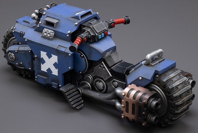 Ultramarines Outrider Bike | JoyToy Warhammer 40K Figure | Toygeek