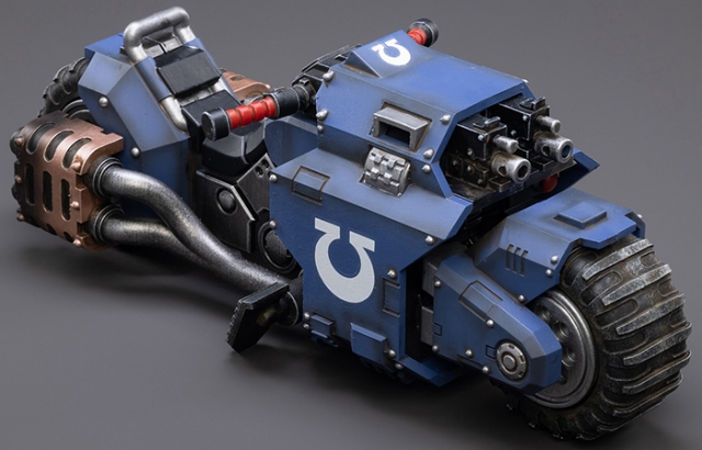 Ultramarines Outrider Bike | JoyToy Warhammer 40K Figure | Toygeek
