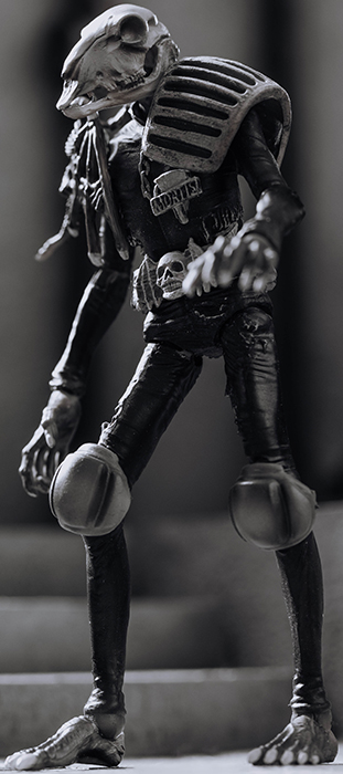 Judge Mortis Black and White 1/18 Scale Exquisite Mini | 2000 A.D ...