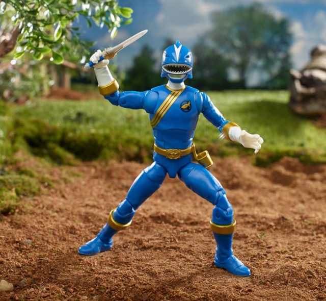 Blue Ranger 6-inch Scale Lightning Collection | Power Rangers Wild ...