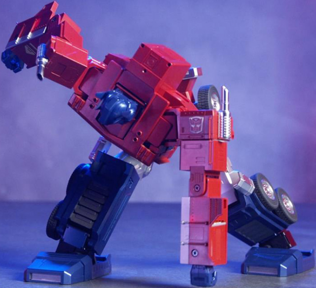 Optimus Prime Auto-Converting Robot | Transformers Elite Series ...