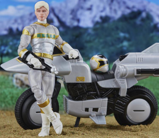 Silver Ranger and Silver Cycle Deluxe 6-inch Scale Lightning Collection ...