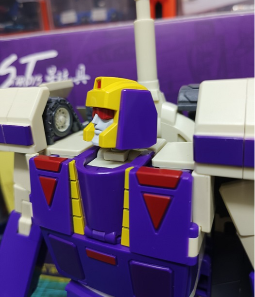 ST-01 Commander | Star Toy