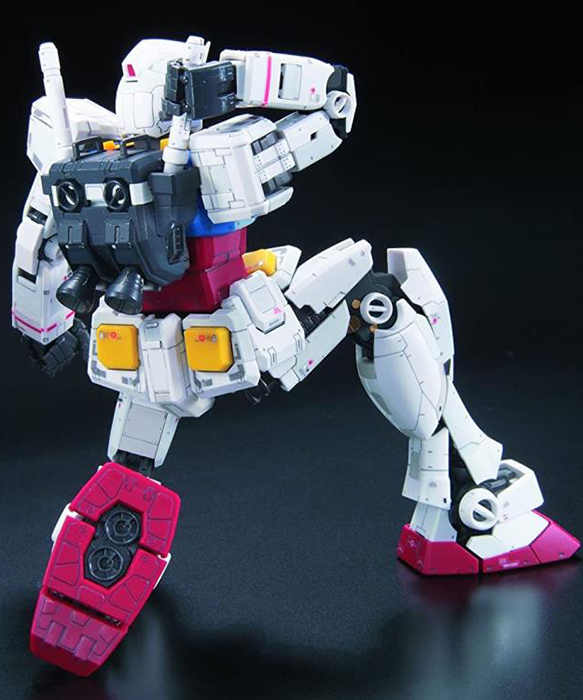 RX-78-2 Gundam 1/144 Scale Real Grade Model Kit | Mobile Suit Gundam 1 | Bandai Spirits