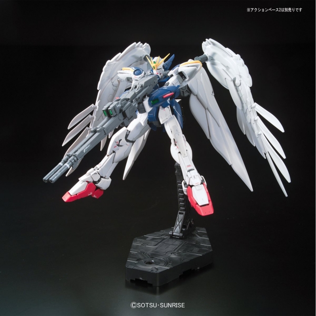 17 Wing Gundam Zero Real Grade 1/144 Scale Model Kit | Gundam Wing ...