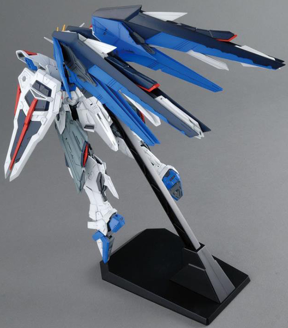 Freedom Gundam Version 2.0 Master Grade Model Kit 1/100 Scale | Mobile ...