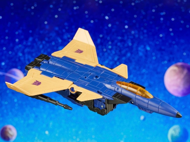 Dirge | Transformers Legacy Figure by Hasbro | Toygeek