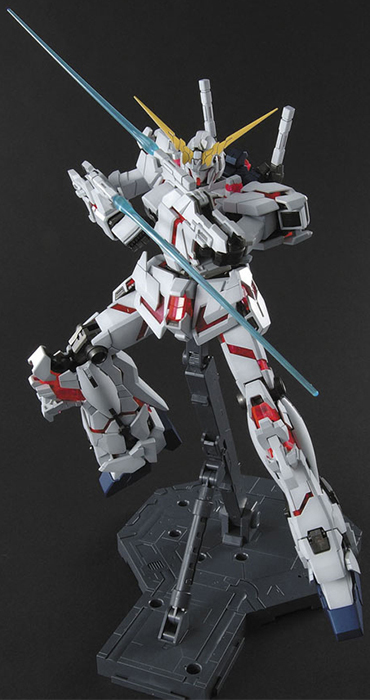 Unicorn Gundam Master Grade Model Kit 1/100 Scale | Mobile Suit Gundam ...