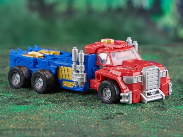 Commander Armada Universe Optimus Prime Leader Class | Transformers: Legacy Evolution