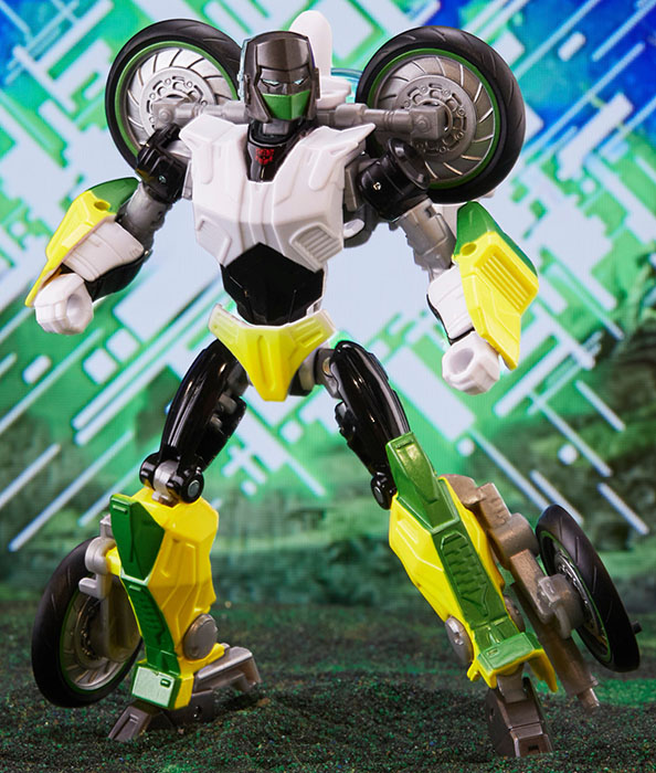 G2 Universe Laser Cycle Deluxe Class | Transformers: Legacy Evolution