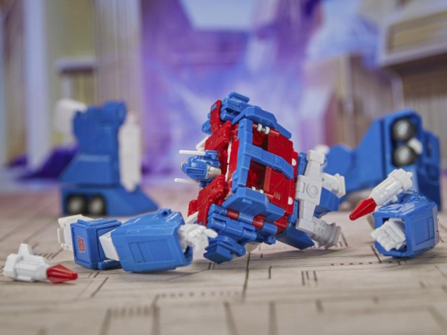 86-21 Ultra Magnus | Studio Series 86 Transformers Figure | Toygeek