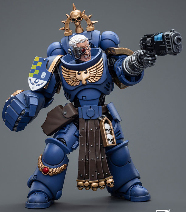 Ultramarines Lieutenant with Power Fist 1/18 Scale | Warhammer 40K ...