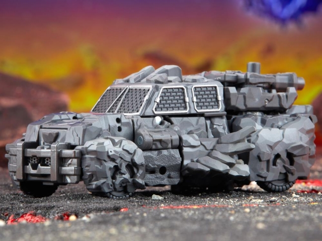 Infernac Universe Magneous Deluxe Class | Transformers: Legacy United