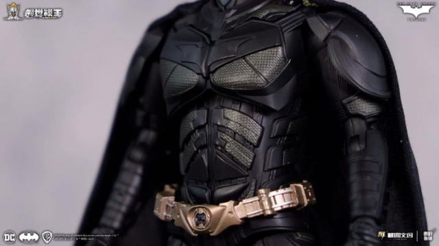 Batman and Bat-Signal Deluxe Model Kit 1/12 Scale | Batman: The Dark ...