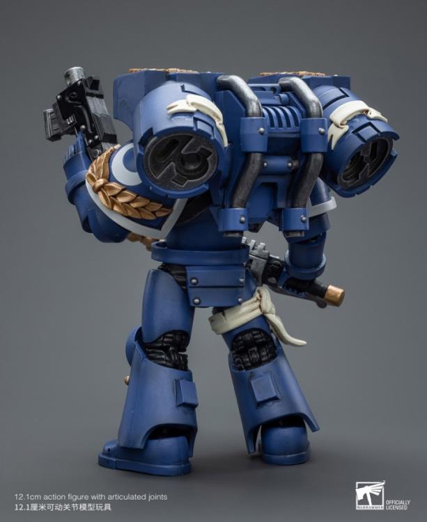 Ultramarines Vanguard Veteran with Chainsword and Bolt Pistol 1/18 ...