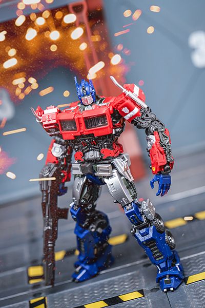 09 Optimus Prime Smart Kit Model Kit | Transformers: Bumblebee | Trumpeter