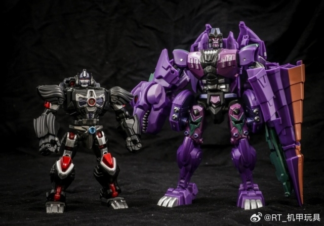 RT-02 Tyrant | Robot Toys