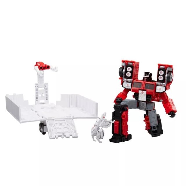 Target Optimus Prime and Autobot Bullseye | Transformers Generations