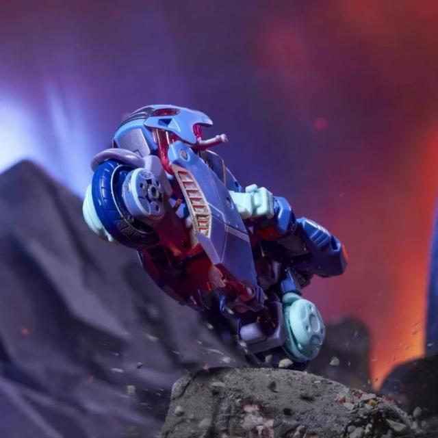 Cyberverse Universe Chromia Deluxe Class | Transformers: Legacy United