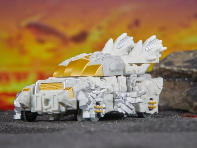 Infernac Universe Nucleous Legacy Deluxe Class | Transformers: Legacy ...