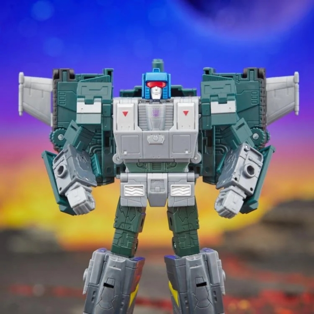 Overcharge | Transformers Legacy Figure by Hasbro | Toygeek