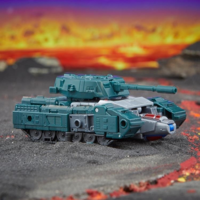 Overcharge | Transformers Legacy Figure by Hasbro | Toygeek