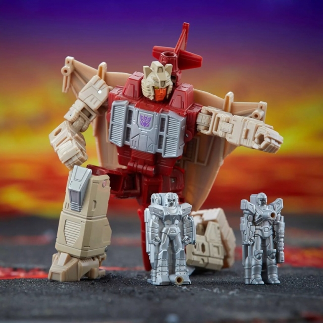 Mayhem Attack Squad Set of 2 Deluxe Class | Transformers: Legacy United ...