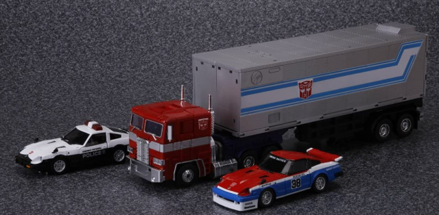MP-19 Smokescreen | Masterpiece G1 Transformers Figure | Toygeek