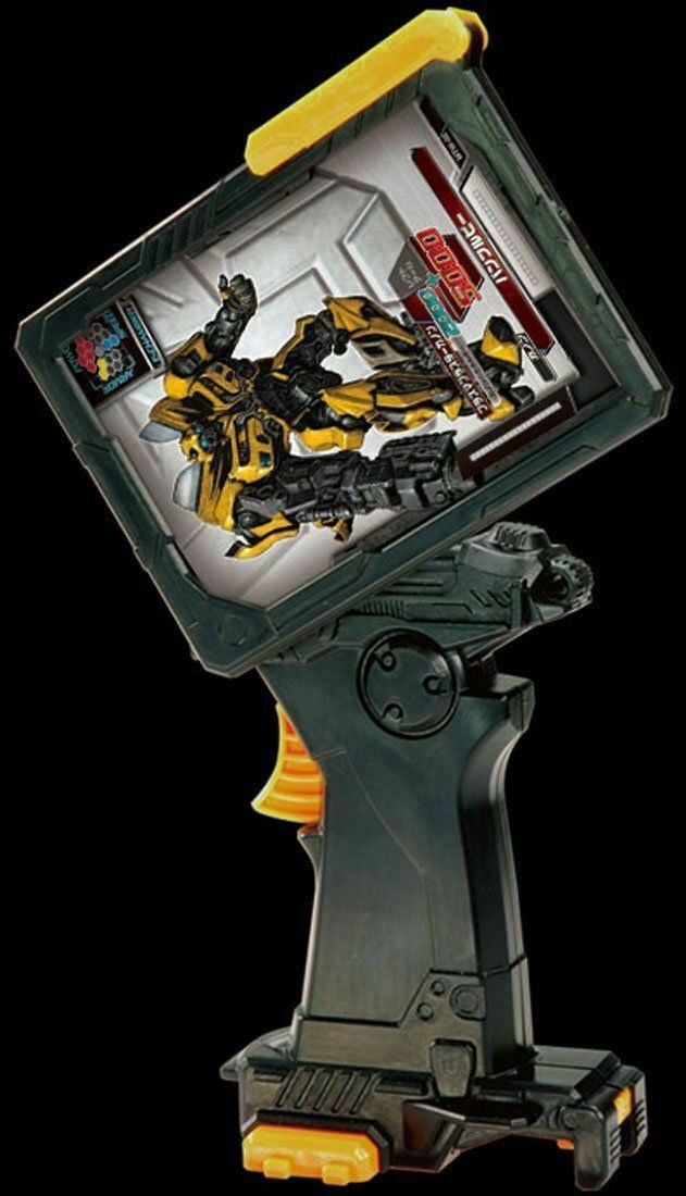 Deluxe Class Mechtech Bumblebee and MechTech Holder | Transformers 3 ...