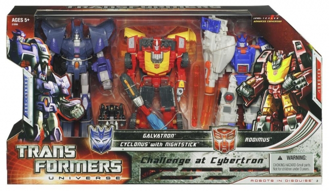 Challenge at Cybertron | Transformers Universe Figure | Toygeek