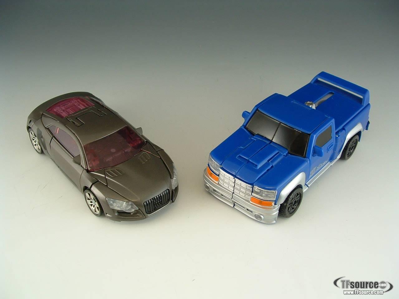Deluxe Class Super Tuner Throwdown Blowpipe and Sideways | Transformers ...
