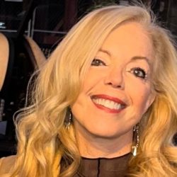 Debra Field | USA | The Fashion Hero