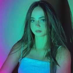 Alina McAdams | USA | The Fashion Hero