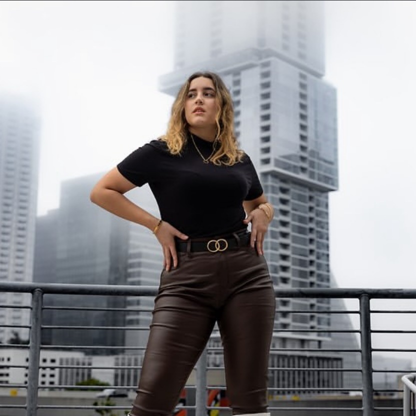 Laura Noa | USA | The Fashion Hero