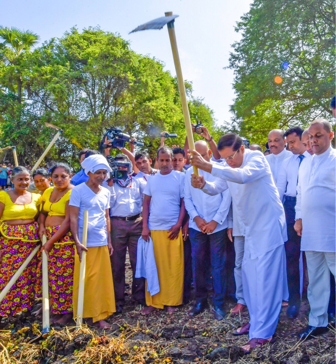 President had to drag Range Bandara for event - The Morning - Sri Lanka ...