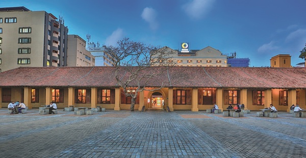 Dutch Hospital Complex celebrates 9th anniversary: Merchants shed light ...